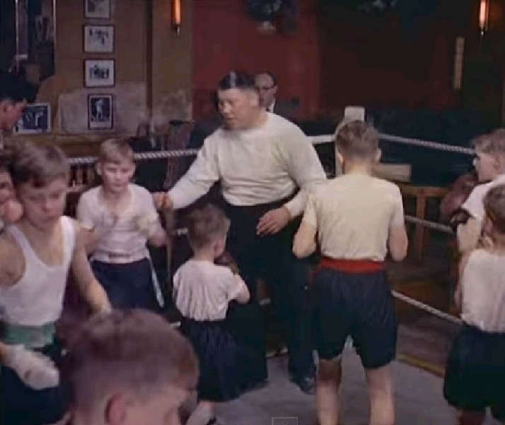 Former British champion Dave McCleave’s Boxing Pub 1957 (Video ...