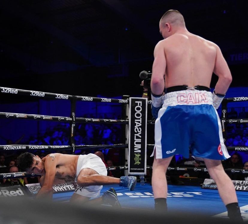 Cunningham stops Le Couviour inside six while Heaney climbs off canvas ...