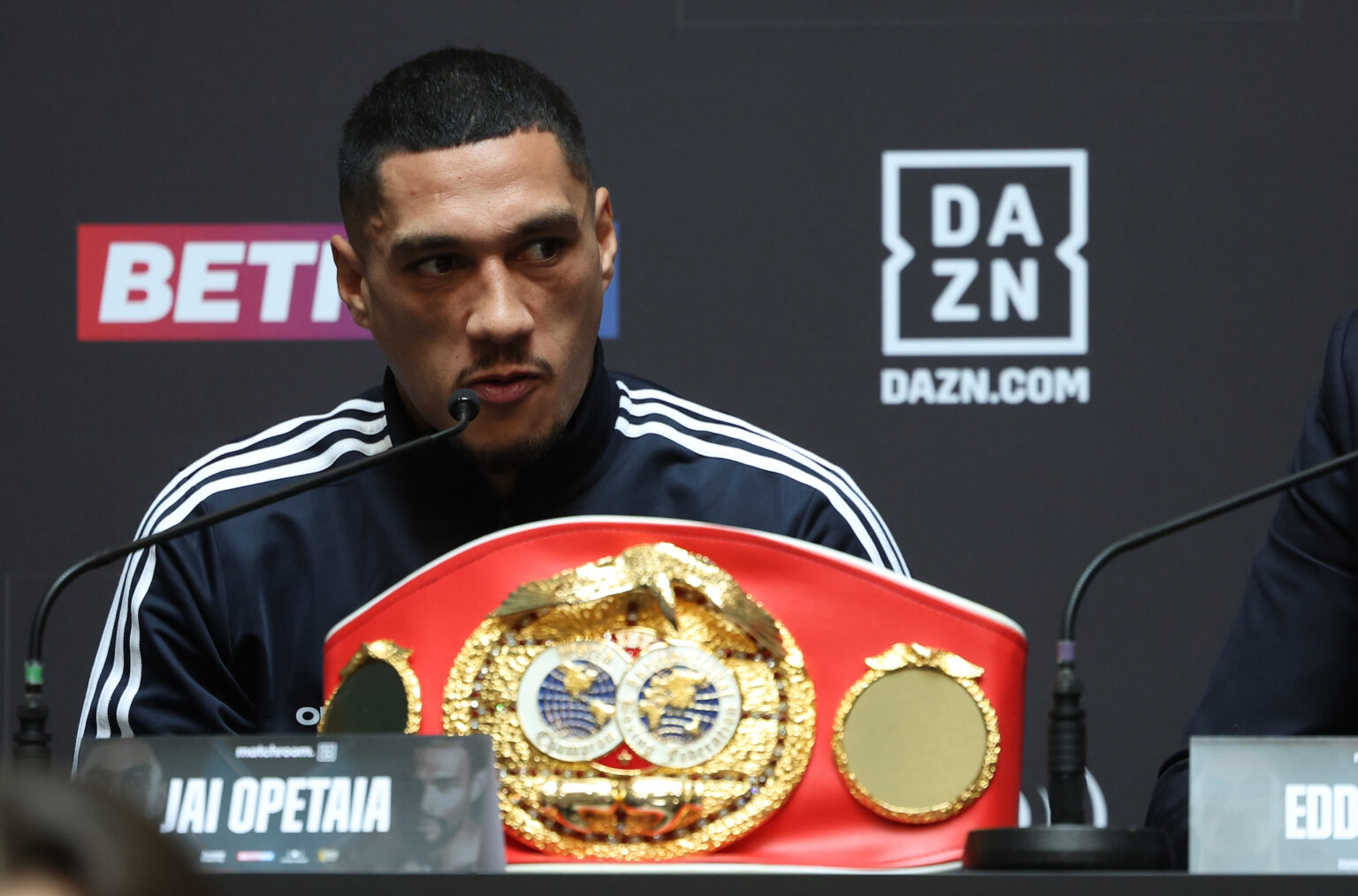 Preview: Thompson towers over Opetaia ahead of IBF cruiserweight title ...